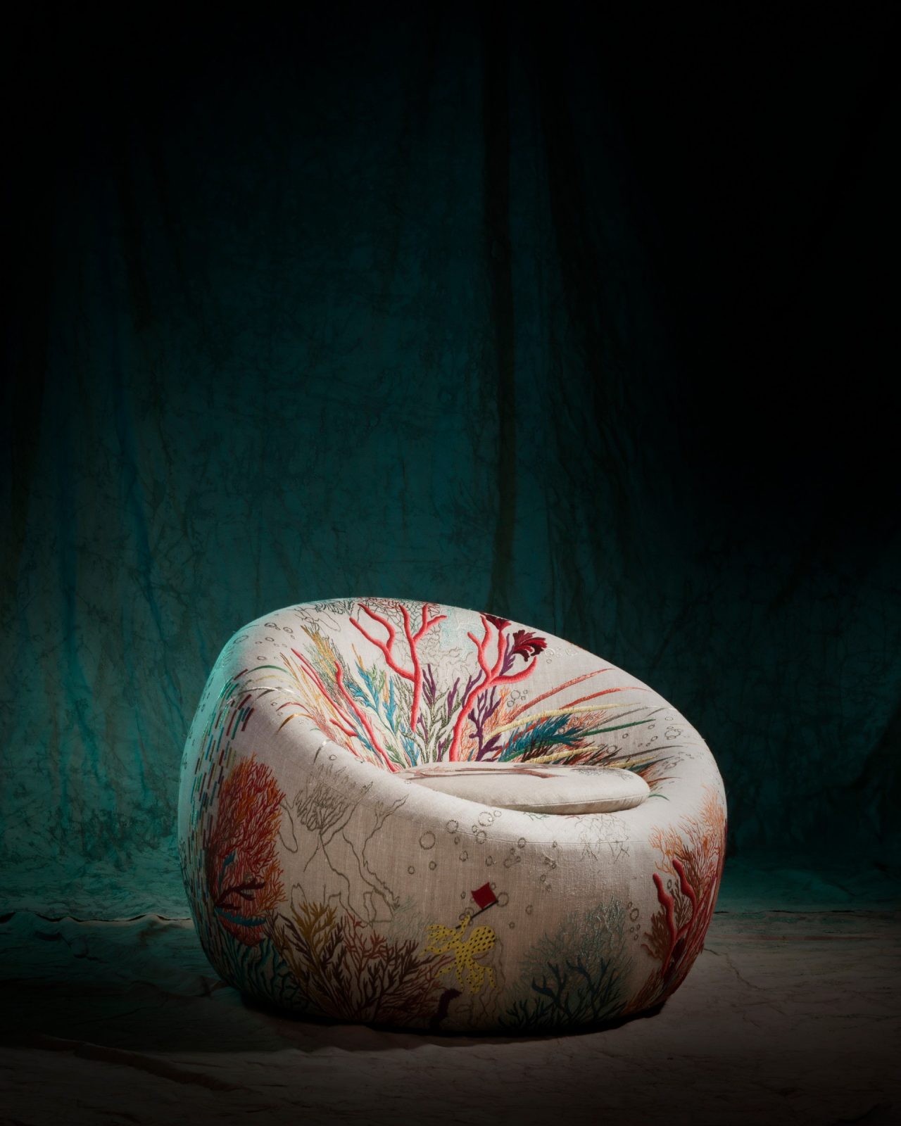 Monkey Business / Linen Embroidered Swivel chair - Bokja